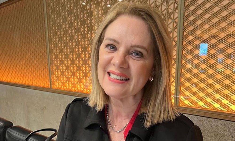 FOTO: No creerás cómo se ve Erika Buenfil sin maquillaje a sus 59 años