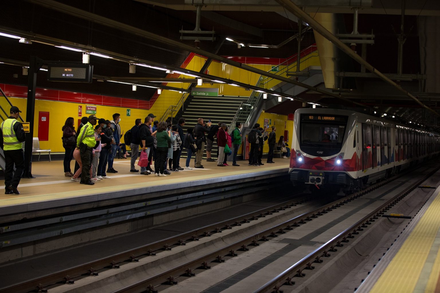 Así inició la segunda jornada del cobro de pasajes en el Metro de Quito