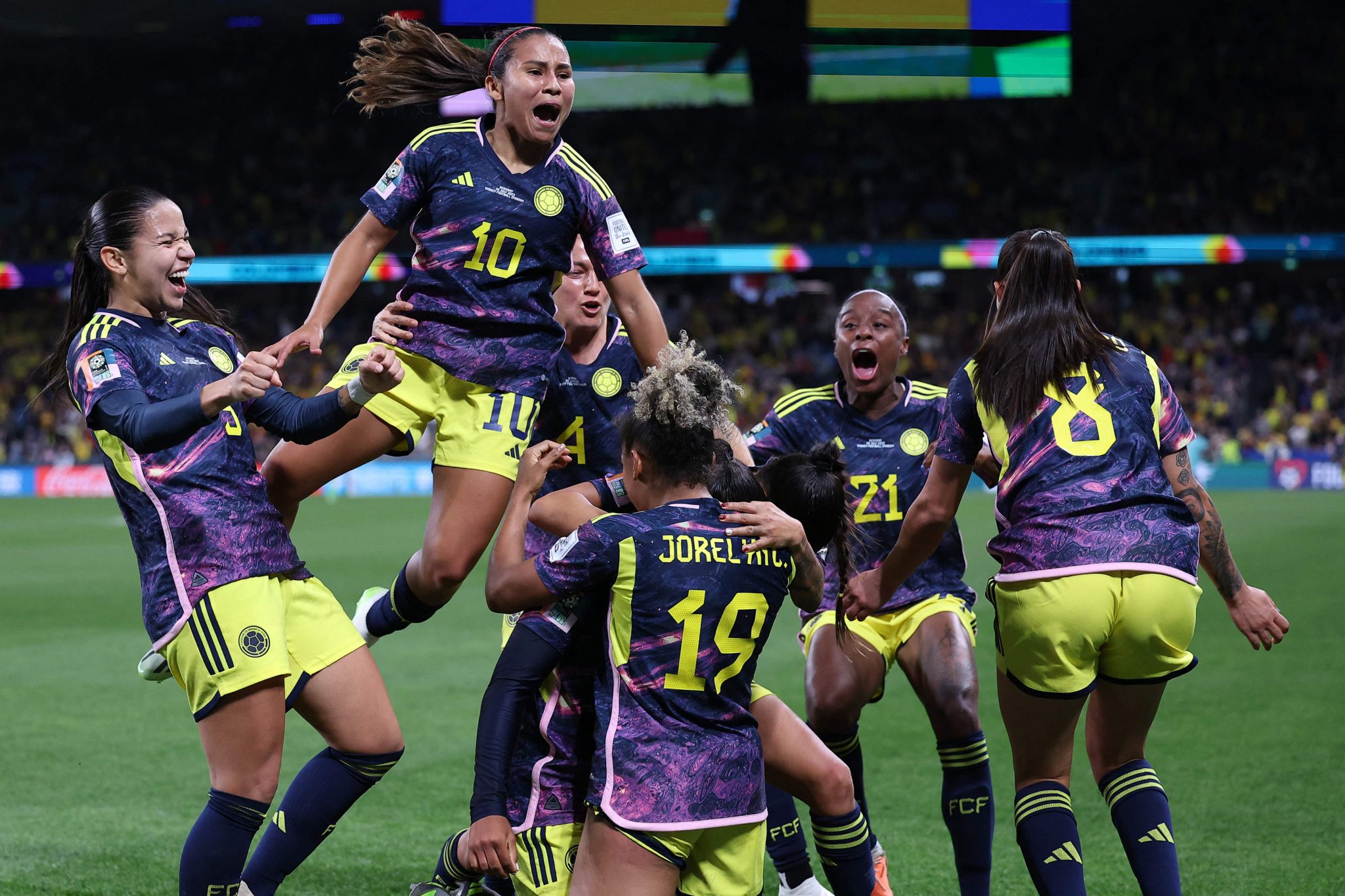 Así celebra Colombia su triunfo en el Mundial de fútbol femenino 2023