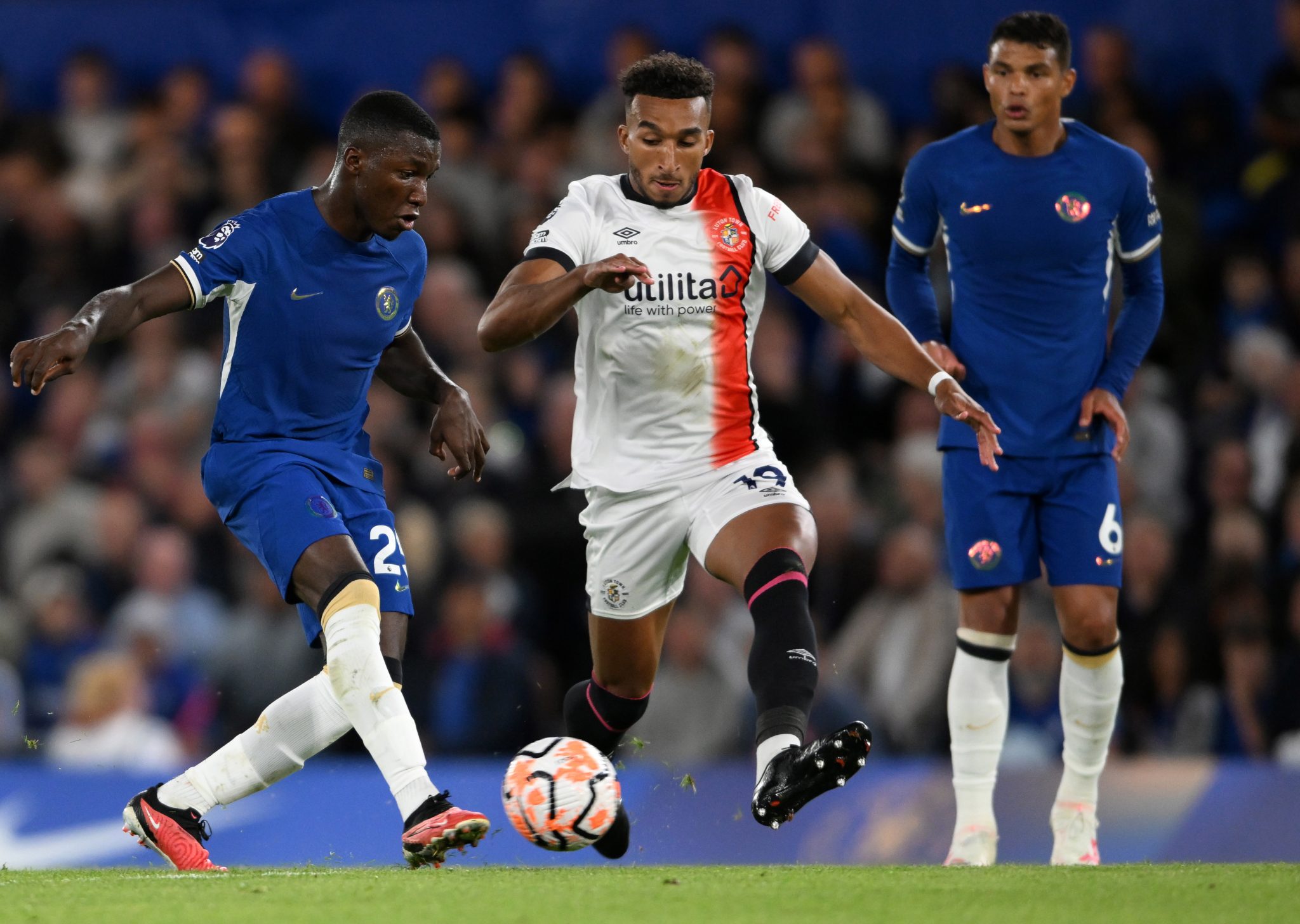El Chelsea golea 3-0 al Luton Town en la Premier League