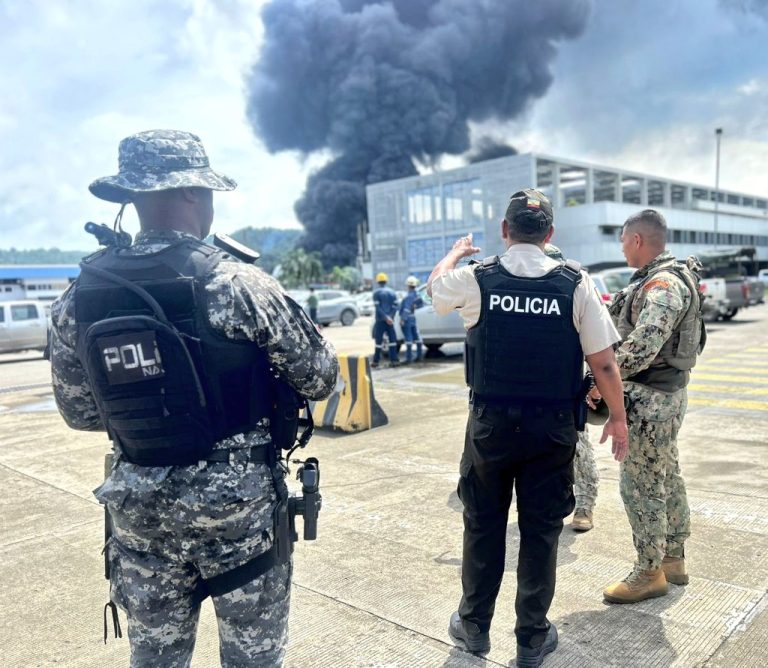 Refinería de Esmeraldas se quema: así actuaron las autoridades