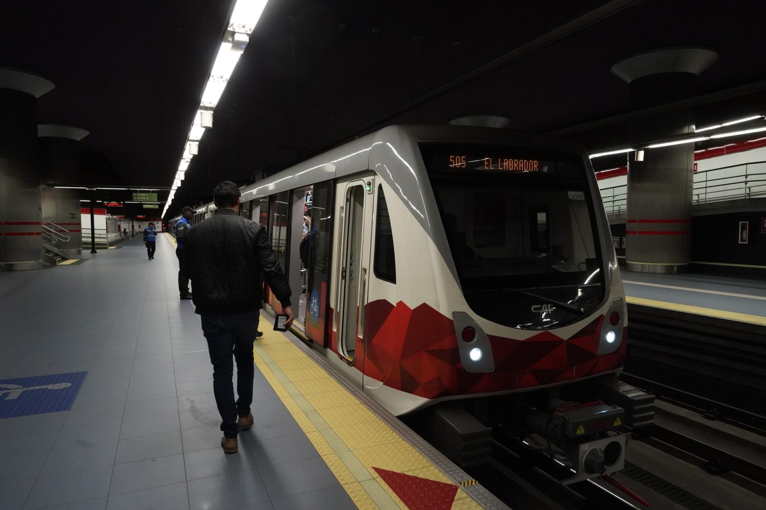 El Metro de Quito ya opera con su flota completa de trenes