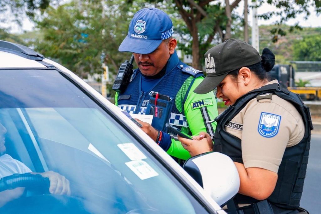 ATM de Guayaquil suspende sanciones por licencias caducadas mientras la ...